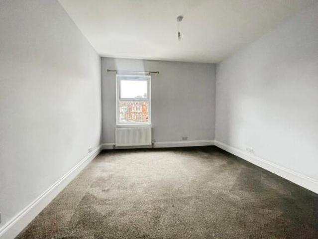 2 bedroom maisonette for sale in Percy Road, Watford, Hertfordshire, WD18