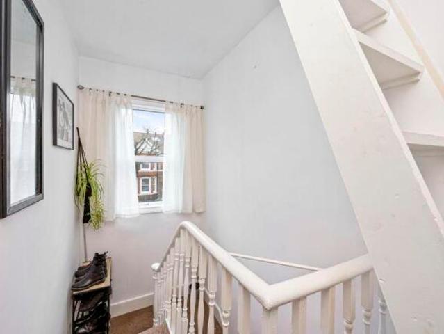 2 bedroom maisonette for sale in Pevensey Road, Brighton BN2 3AG, BN2