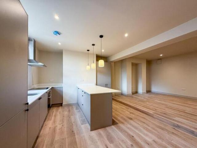 2 bedroom maisonette for sale in Ray Gate, Mount, Huddersfield, HD3