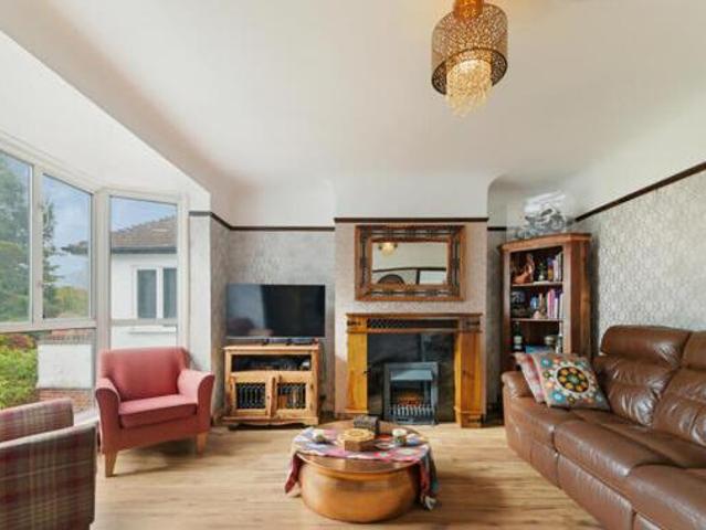 2 Bedroom Maisonette For Sale In Raynes Park
