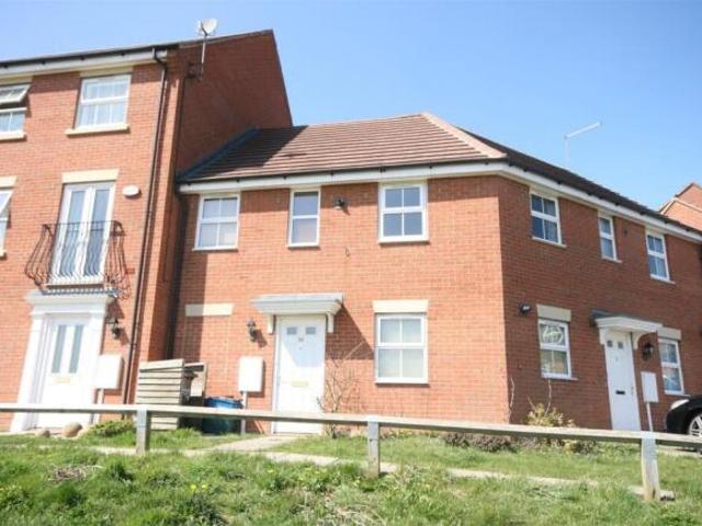 2 bedroom maisonette for sale in Romulus Close, Wootton, Northampton, NN4
