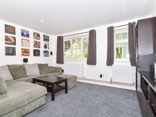 2 bedroom maisonette for sale in Rockwell Court, Tovil, Maidstone, Kent, ME15