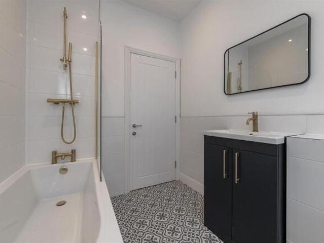 2 bedroom maisonette for sale in Royal Road, St. Albans, AL1