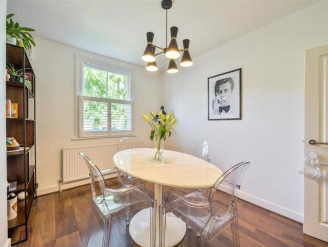 2 bedroom maisonette for sale in Samos Road, London, SE20