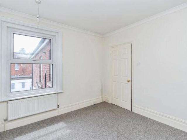 2 bedroom maisonette for sale in Sholing Road, Southampton, Hampshire, SO19