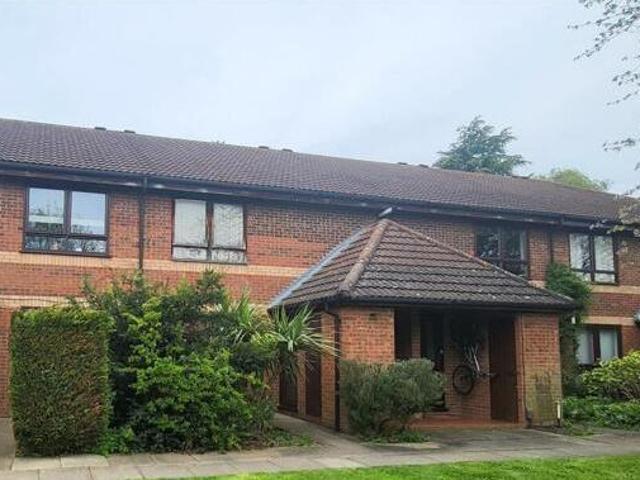2 Bedroom Maisonette For Sale In Southgate
