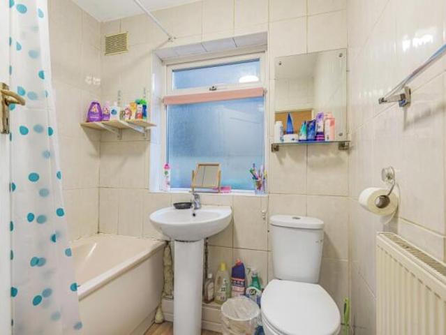 2 bedroom maisonette for sale in Slough, Berkshire, SL1