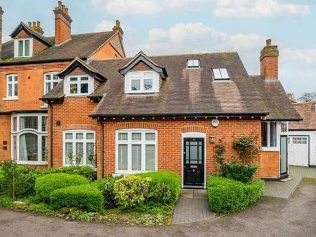 2 Bedroom Maisonette For Sale In St. Albans, Hertfordshire
