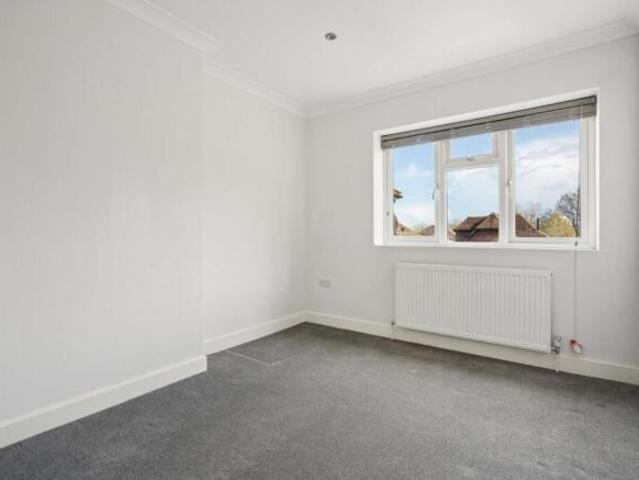 2 bedroom maisonette for sale in St. Albans Road, Watford, WD25