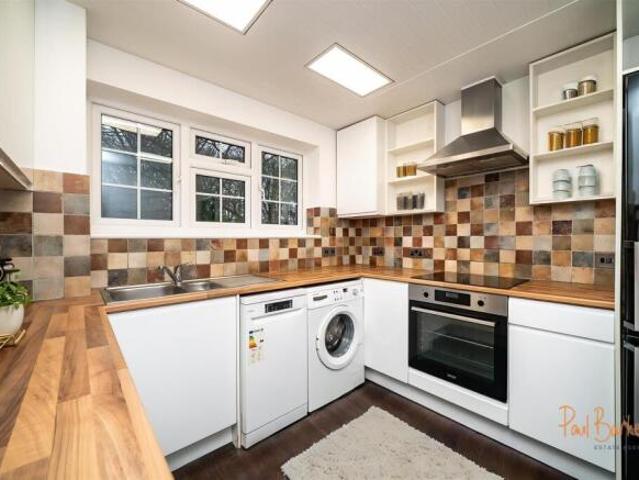 2 bedroom maisonette for sale in St. Albans Road, St. Albans, AL4