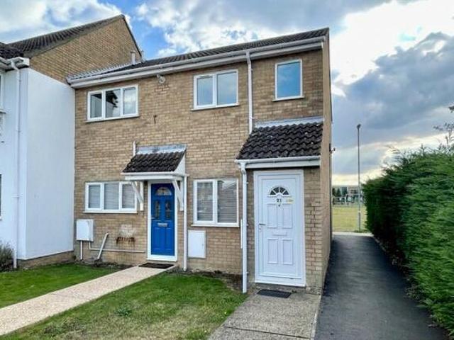 2 Bedroom Maisonette For Sale In St Ives