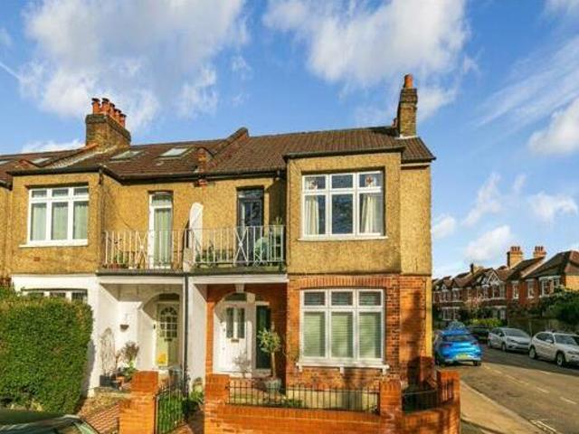 2 Bedroom Maisonette For Sale In St Margarets