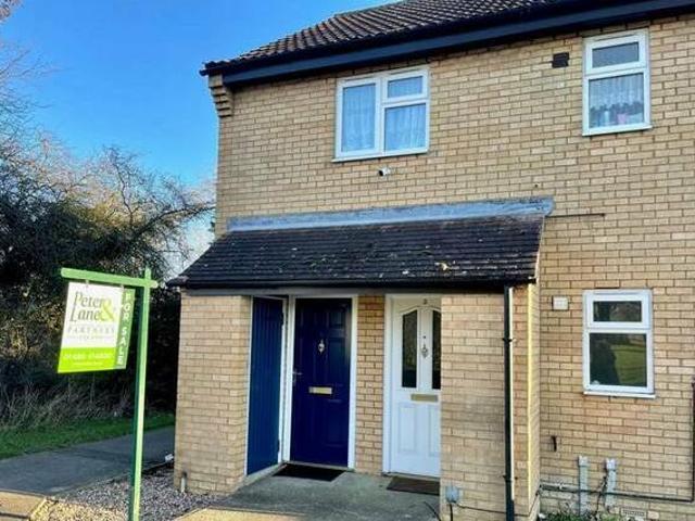 2 bedroom maisonette for sale in Stoney Close Huntingdon Huntingdon PE29