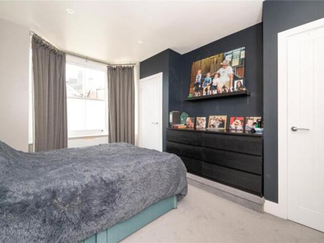 2 bedroom maisonette for sale in Stanhope Road, St. Albans, AL1