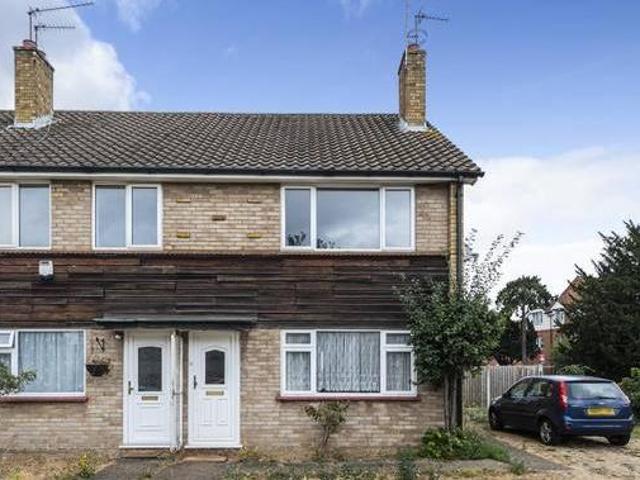2 bedroom maisonette for sale in Sunbury On Thames Surrey TW16