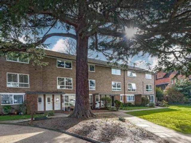 2 Bedroom Maisonette For Sale In Surbiton