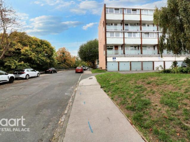 2 bedroom maisonette for sale in Sylvan Road, LONDON, SE19