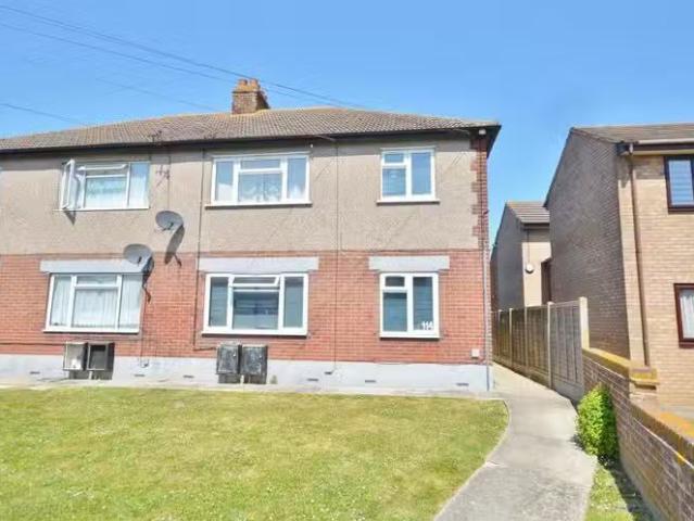 2 bedroom maisonette for rent in 114 Coppins Road, Clacton On.