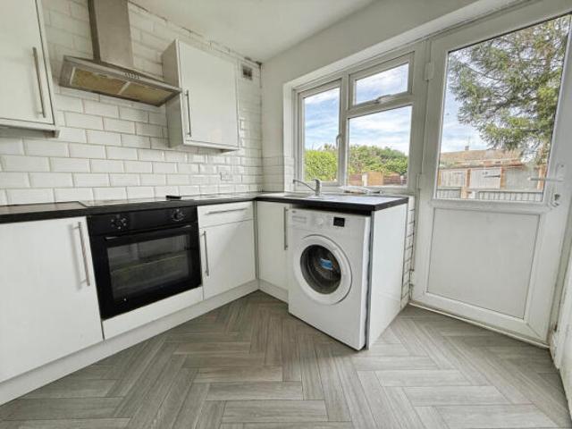 2 bedroom maisonette for rent in Tamar Rise, Chelmsford, CM1