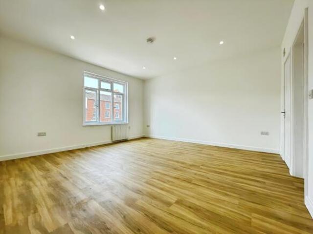 2 bedroom maisonette for rent in Tavistock Street, Bedford, MK40