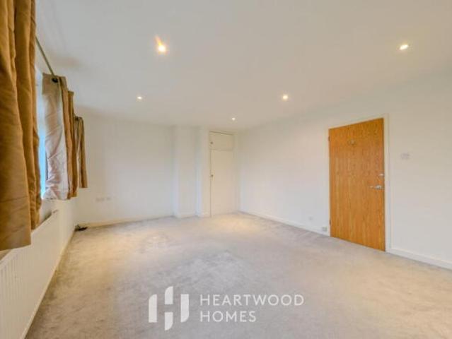 2 bedroom maisonette for rent in The Ridgeway, St. Albans, AL4 9TZ, AL4