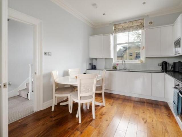 2 bedroom maisonette for rent in Theberton Street London N1