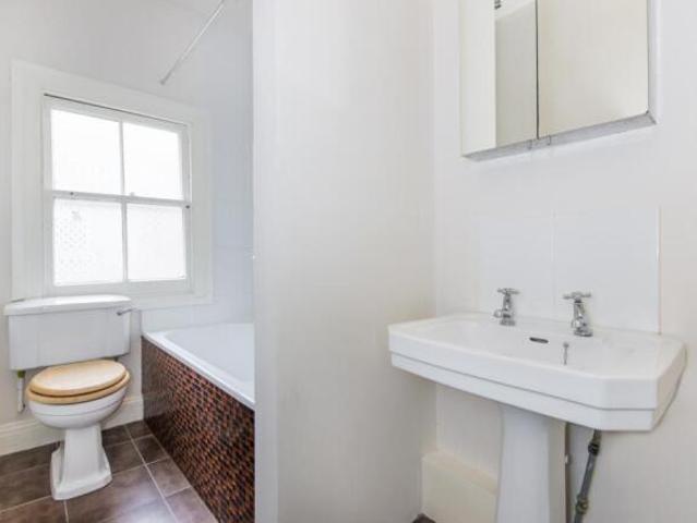 2 bedroom maisonette for rent in Thurlby Road, West Norwood, London, SE27