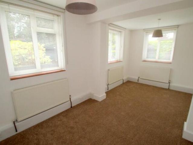 2 bedroom maisonette for rent in Trafalgar Road, London, TW2