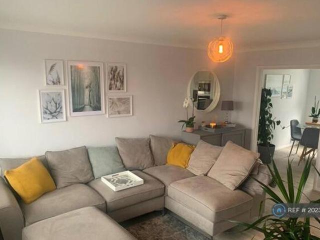 2 Bedroom Maisonette For Rent In Twyford