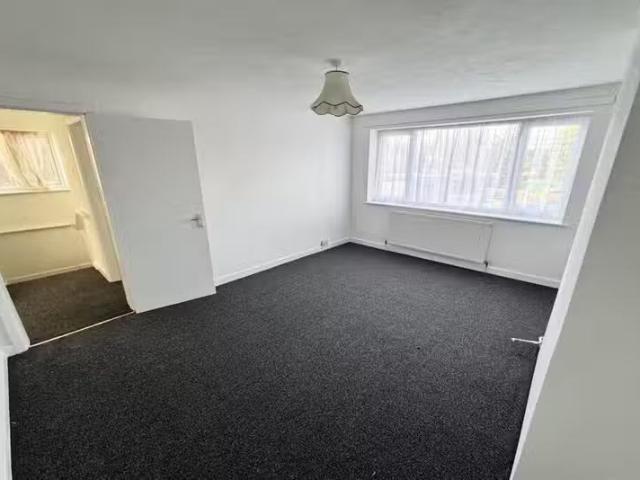 2 bedroom maisonette for rent in Tudor Rd, Nuneaton, CV10