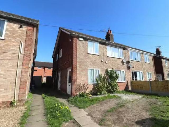 2 bedroom maisonette for rent in Tudor Road, Nuneaton, CV10