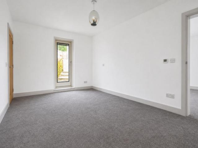 2 bedroom maisonette for rent in Union Street, Newport Pagnell, MK16