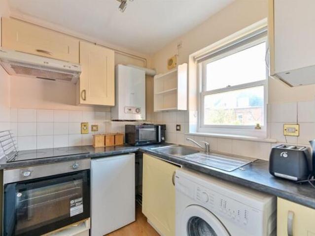 2 bedroom maisonette for rent in Vachel Road, Reading, RG1