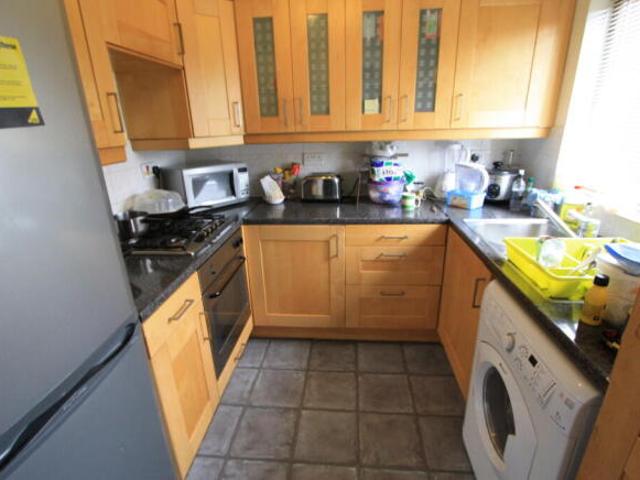 2 bedroom maisonette for rent in Veronica Gardens, Merton, London, SW16