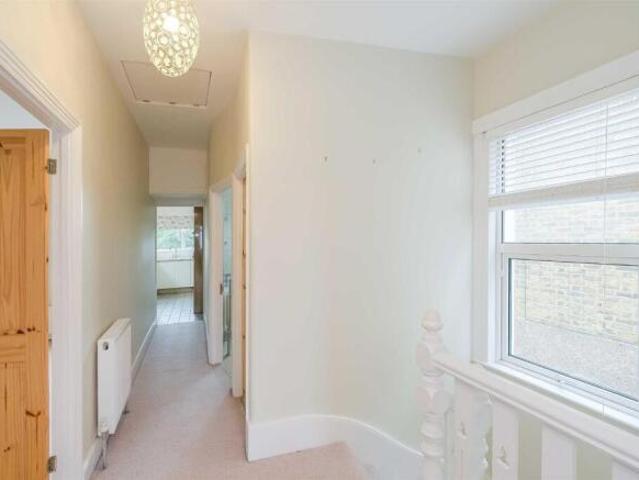 2 bedroom maisonette for rent in Victoria Road, North Chingford, E4
