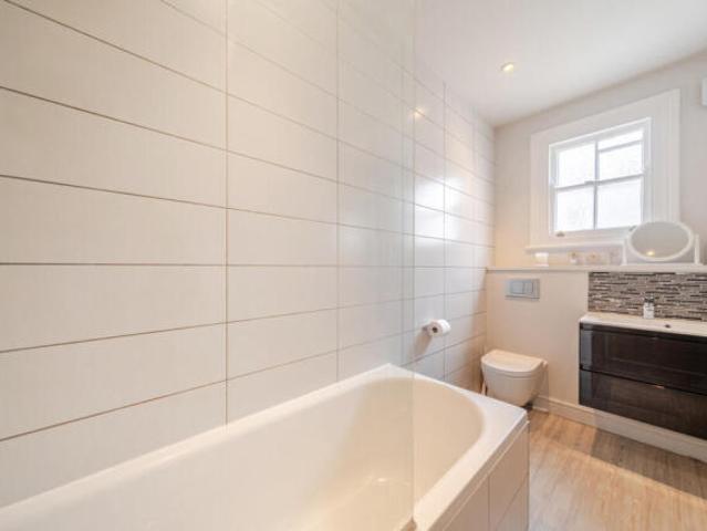 2 bedroom maisonette for rent in Waldron Road, London, SW18