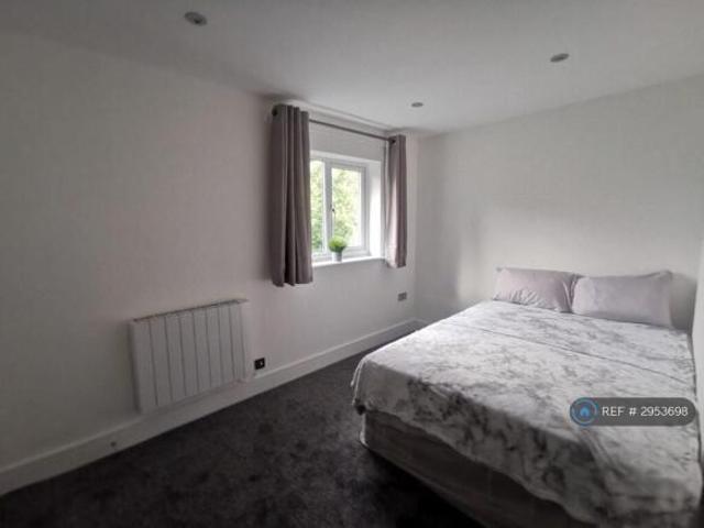 2 bedroom maisonette for rent in Watersfield Close, Reading, RG6