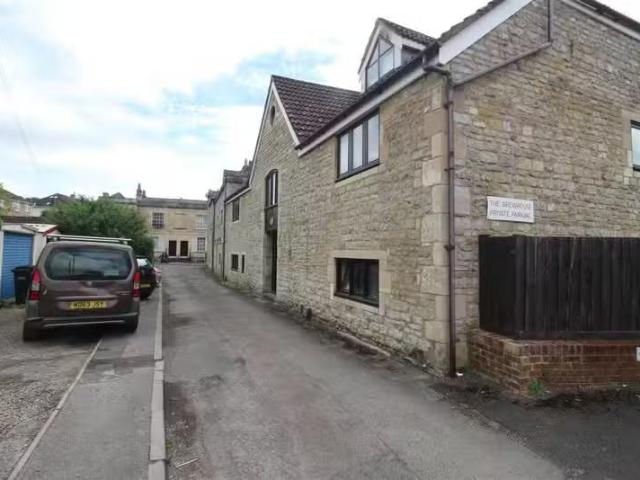 2 bedroom maisonette for rent in Wellington Buildings, Bath, BA1