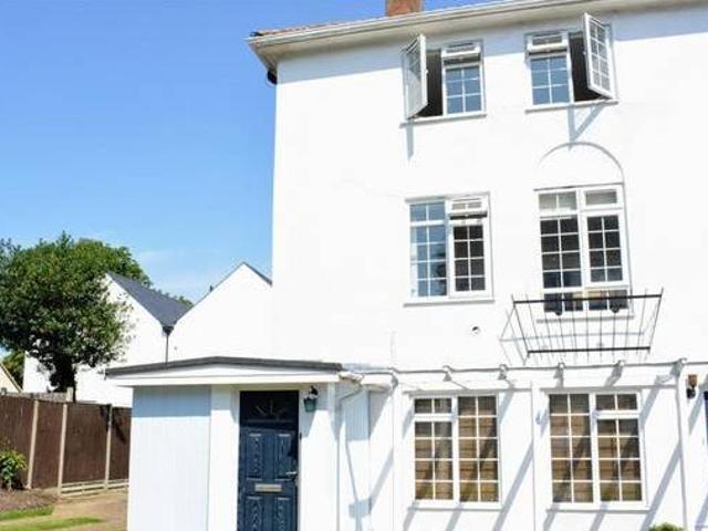 2 bedroom maisonette for rent in West Street Epsom KT18