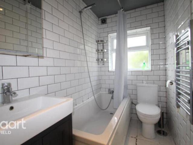 2 bedroom maisonette for rent in Westerham Avenue, London, N9