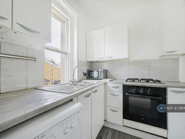 2 bedroom maisonette for rent in Westerham Road, Keston, BR2