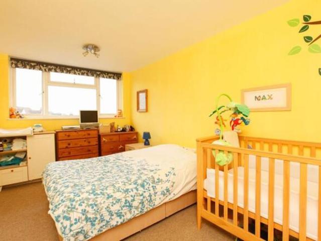 2 bedroom maisonette for rent in Whitworth Road, South Norwood, London, SE25