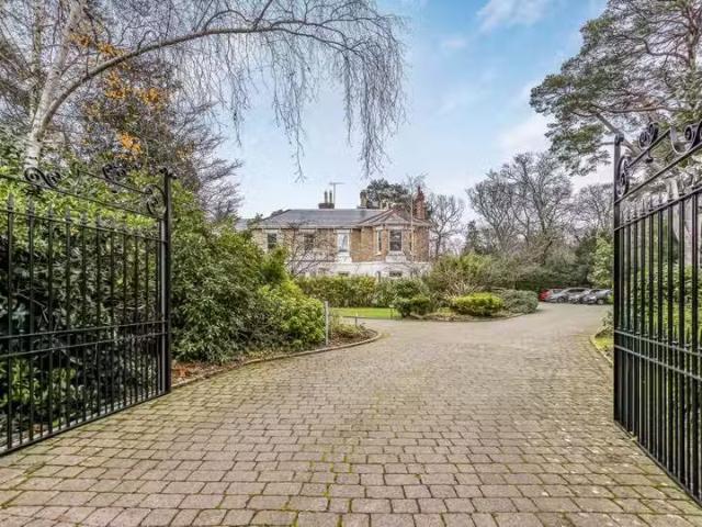 2 bedroom maisonette for rent in Wimborne Road, Bournemouth,.