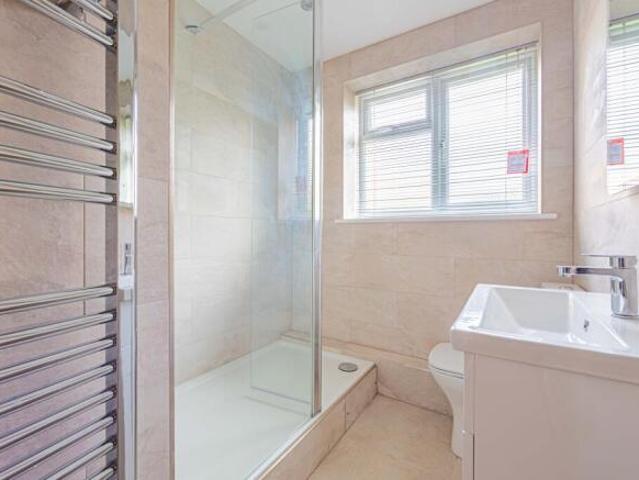 2 bedroom maisonette for rent in Woodville Court, Hempstead Road, Watford, Herts, WD17