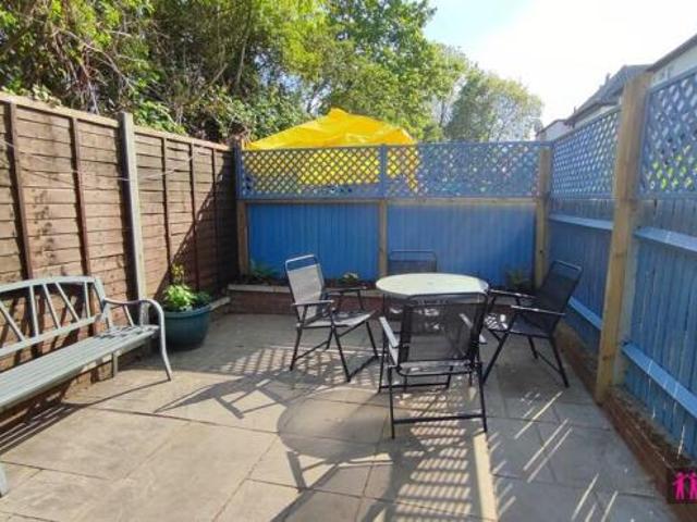 2 bedroom maisonette for rent in York Close, Morden, SM4