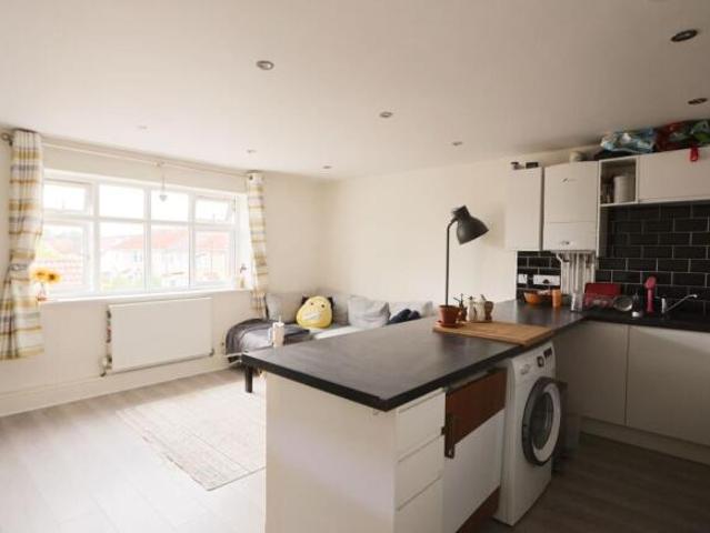 2 bedroom maisonette for rent in A Southmead Road, Westbury on Trym, Bristol, BS10
