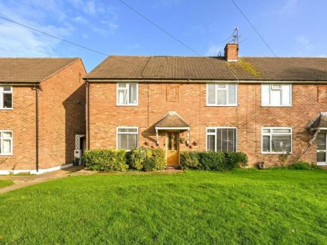 2 bedroom maisonette for rent in Aboyne Drive, Raynes Park, London, SW20