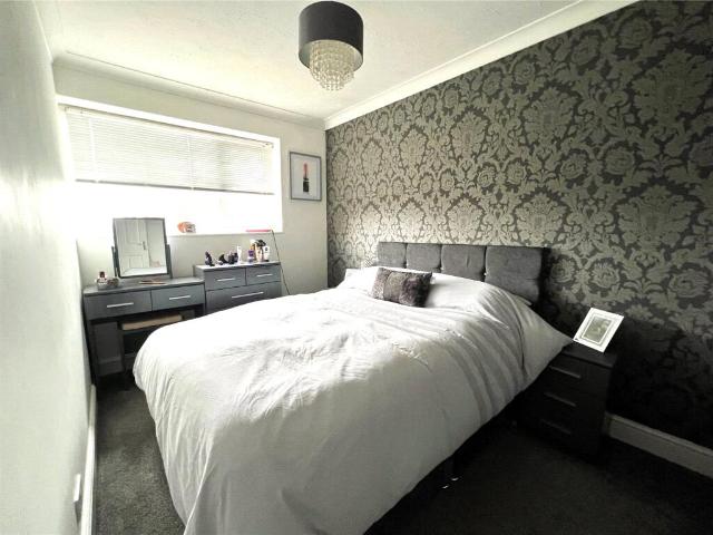 2 bedroom maisonette for rent in Abbey Crescent, Belvedere, Kent, DA17