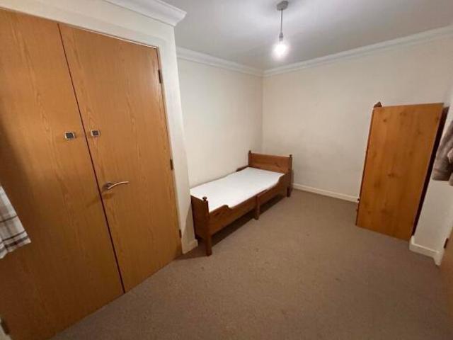 2 bedroom maisonette for rent in Ashburnham Road, Bedford, MK40