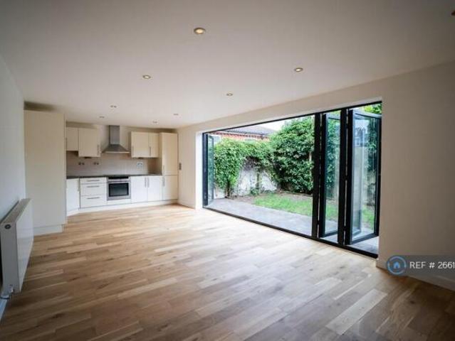 2 bedroom maisonette for rent in Avenue Place, Southampton, SO14